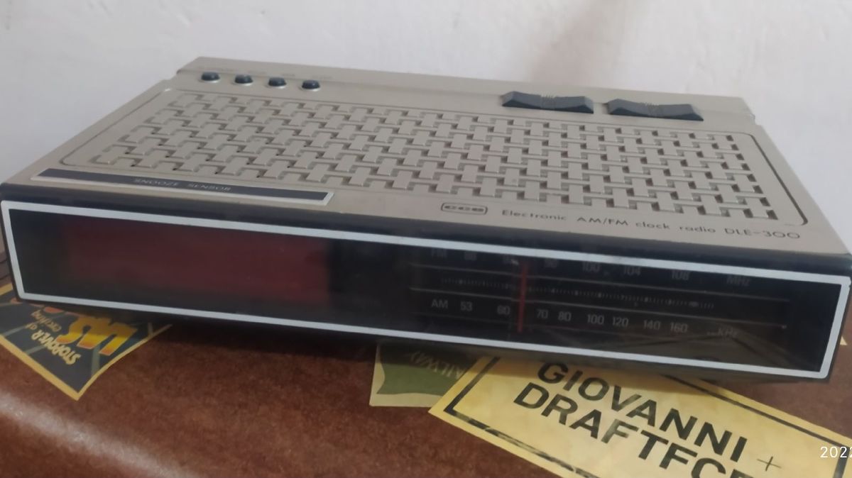 Rádio Relógio Cce Dle 300 - Novo Funcionando | Item de Música Cce Usado ...