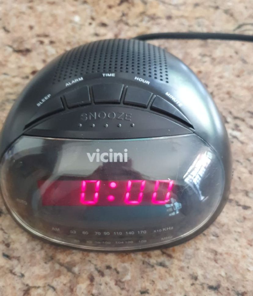 Rádio Relógio Despertador Am Fm Vicini Bivolt Modelo Vc 17 | Relógio ...