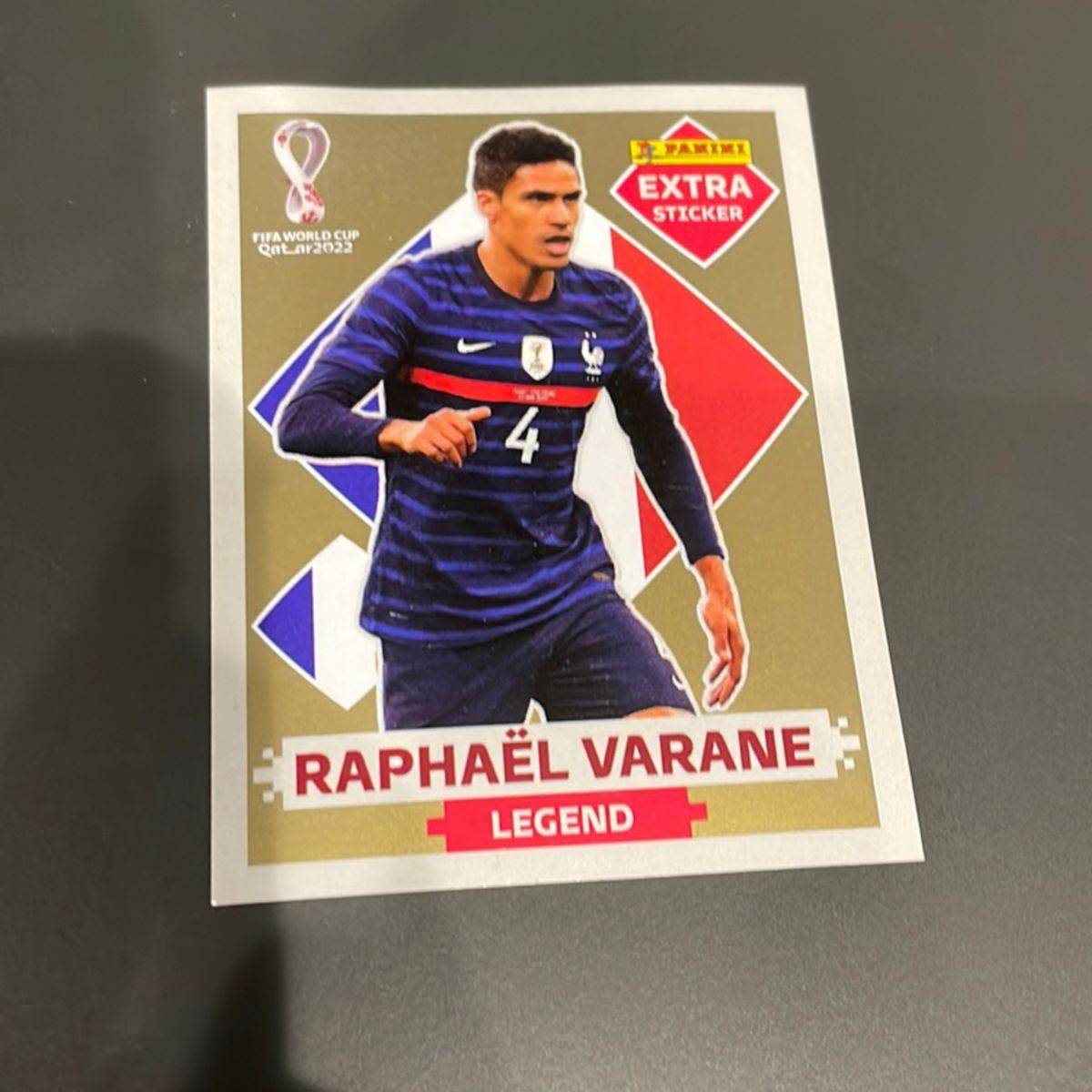 Raphaël Varane Gold Extra Sticker Copa do Qatar 2022 | Produto ...