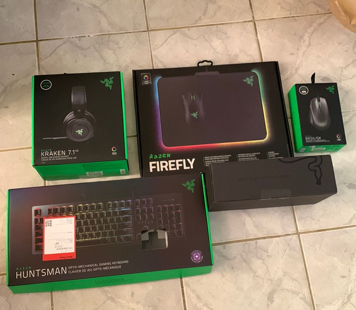 Razer Rgb Teclado Mouse Mousepad e Base Station - Kit Razer Periféricos ...