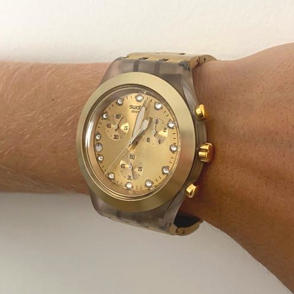 Relógio Swatch Swiss Feminino - Dourado | Relógio Feminino Swatch Usado ...