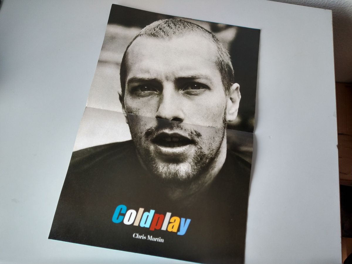 Revista Coldplay com Poster Chris Martin | Livro Usado 84800036 | enjoei