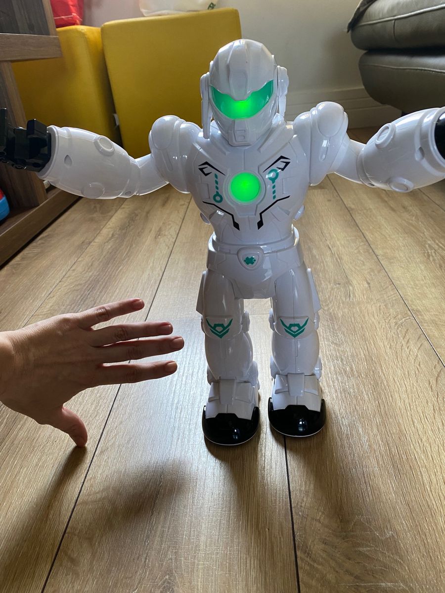 Robô Que Anda | Brinquedo Usado 87397201 | enjoei