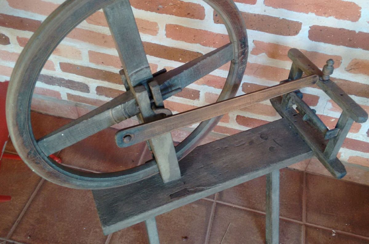 Roda Ou Roca Antiga de Fiar | Produto Vintage e Retro Madeira Usado ...
