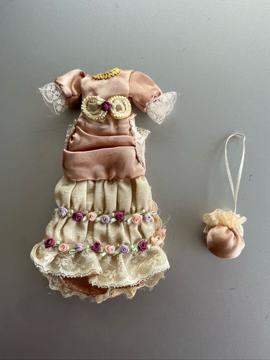 Roupa Boneca Porcelana Damas de Época Margarida Gautier Planeta ...