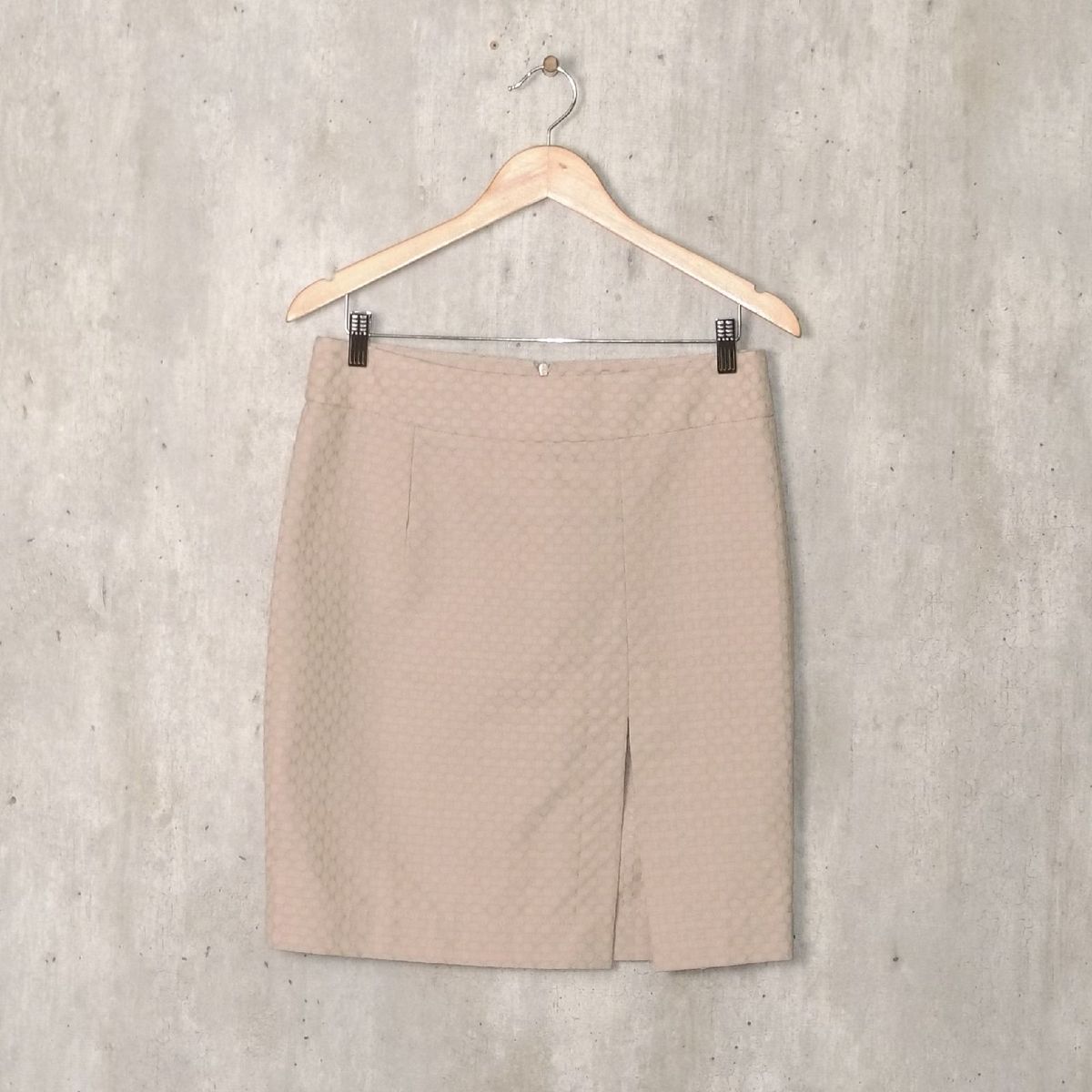 Saia Bege com Fenda Angela Bechara | Saia Feminina Angela Bechara Nunca ...