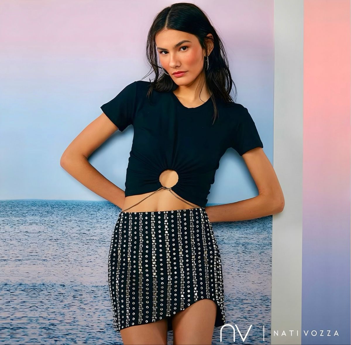 Saia Toda de Pedrarias Fabia Bynv | Vestido de Festa Feminino Bynv ...