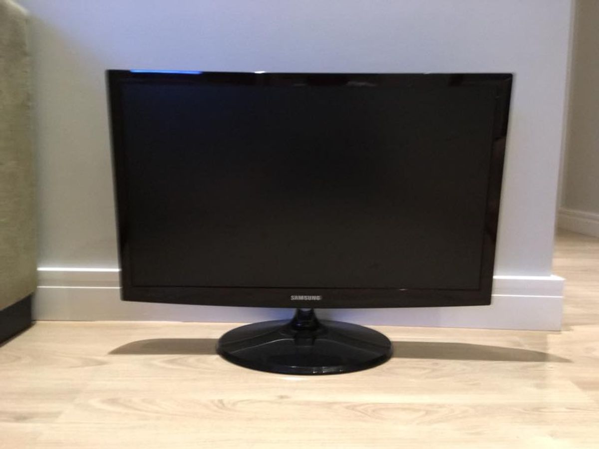 Samsung Smart Tv Led 27' Polegadas/ Monitor com Alto-falantes | TV e ...