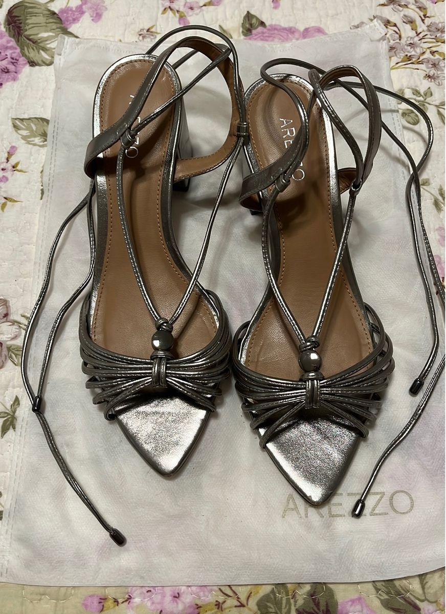 Sandália Arezzo Prata/chumbo | Sandália Feminina Arezzo Usado 92051992 ...