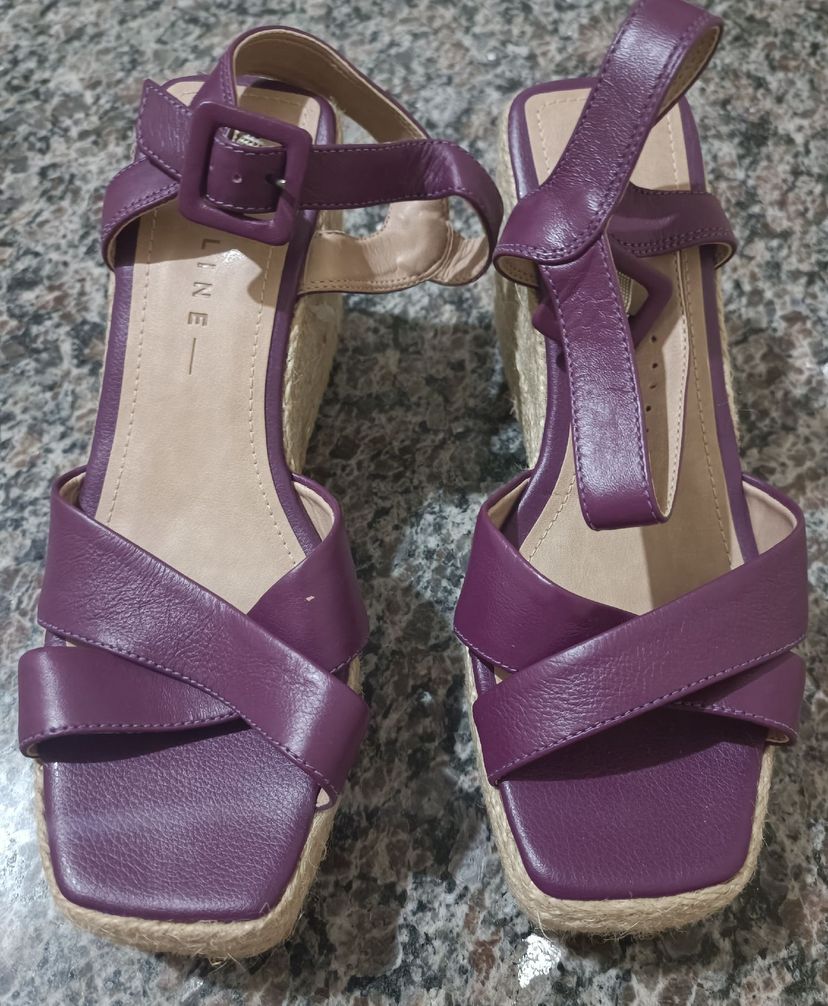 Sandália Cor Uva, Nova, Marca Lialine, Couro | Sandália Feminina ...