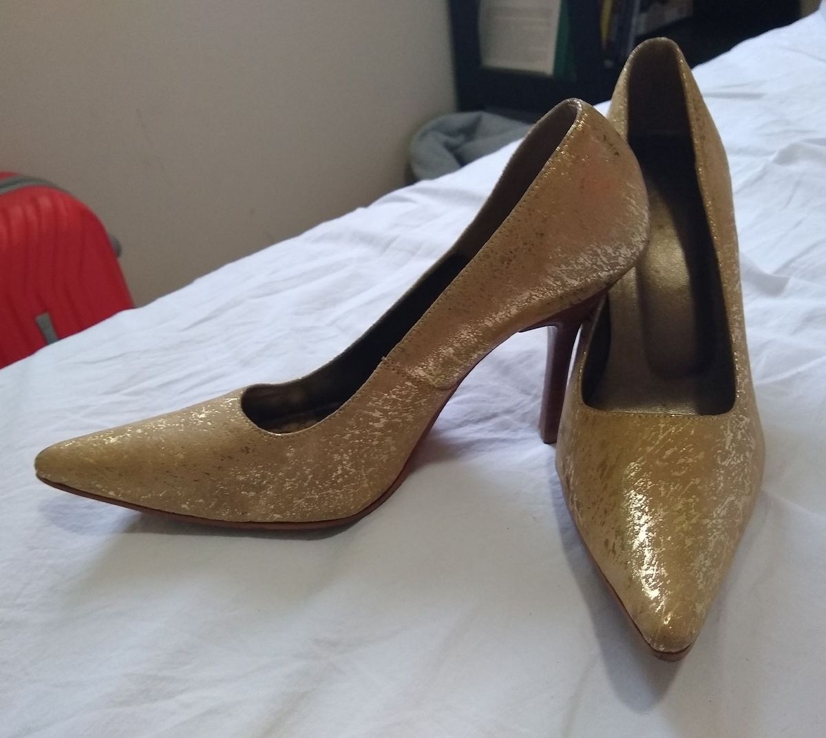 Sapato Dourado Bico Fino | Sapato Feminino Feito A Mao Usado 31978491 ...