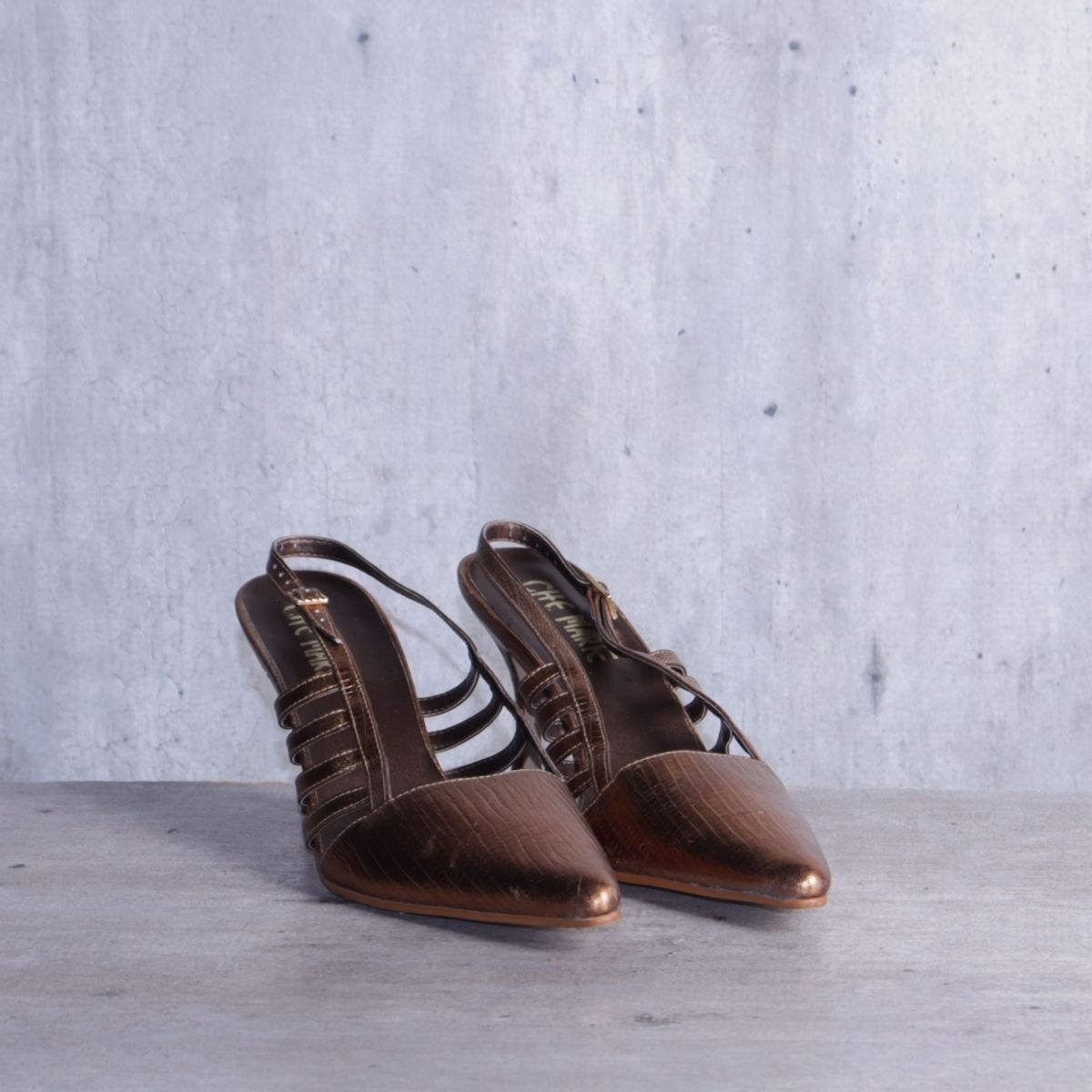 Sapato Slingback Bronze Che Marie | Sapato Feminino Che Marie Nunca ...