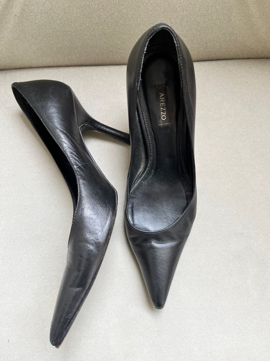 Scarpin Preto Bico Fino Arezzo Tam 35 | Sapato Feminino Arezzo Usado ...