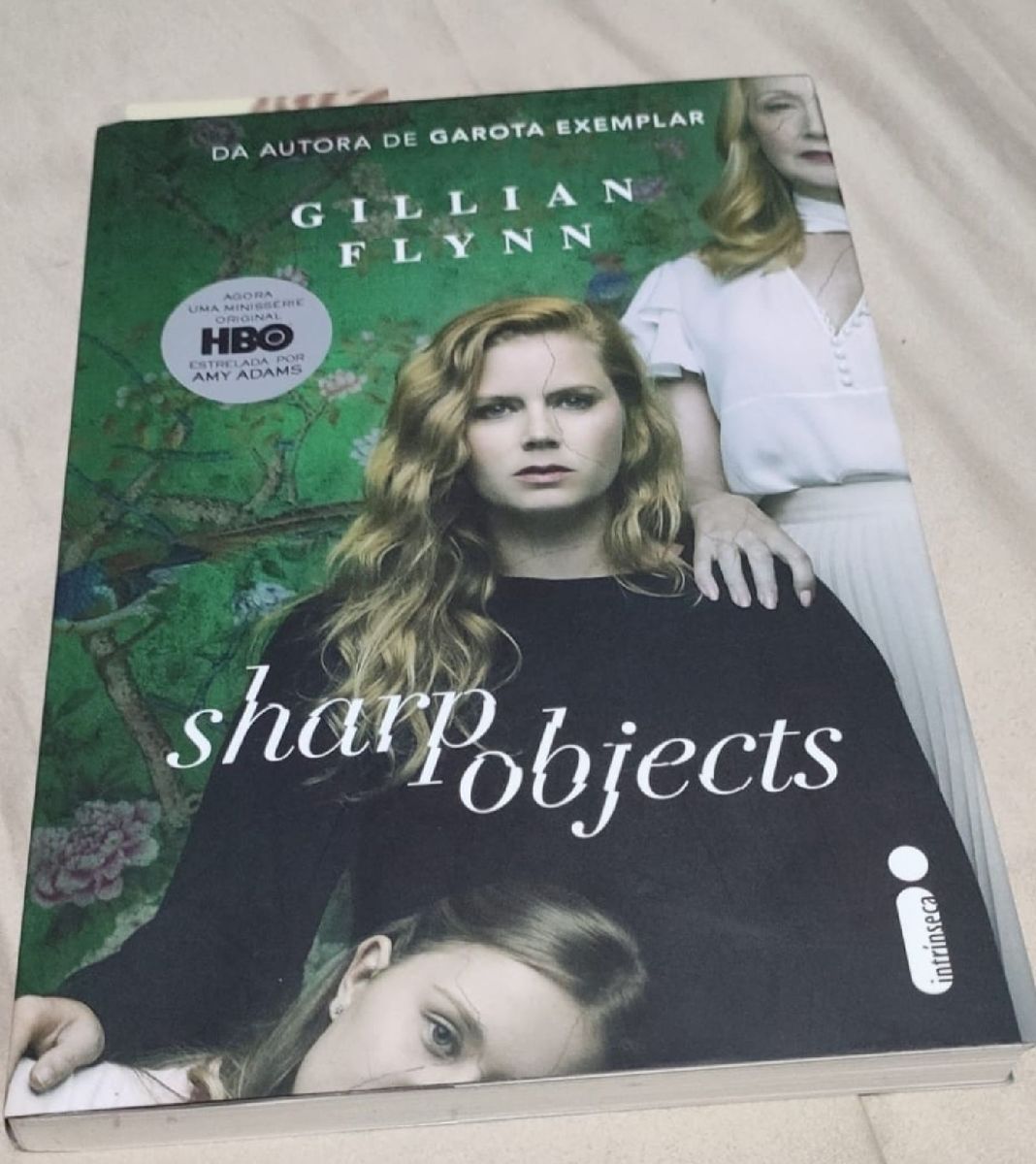 Sharp Objects - Objetos Cortantes (capa Original Recoberta Pela da ...