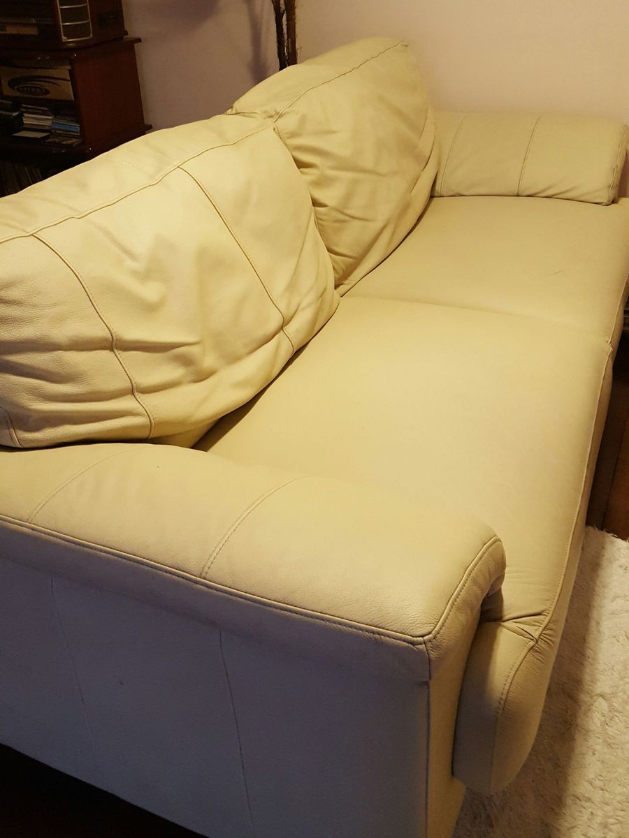 Sofá Bege de Couro Legitimo | Sofá Modelo Interdomus Lafer Usado ...