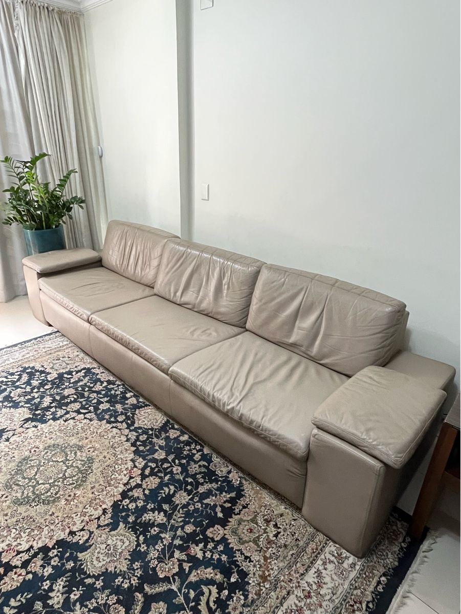 Sofa em Couro Legítimo 3 Lugares | Sofá Herval Usado 108792897 | enjoei