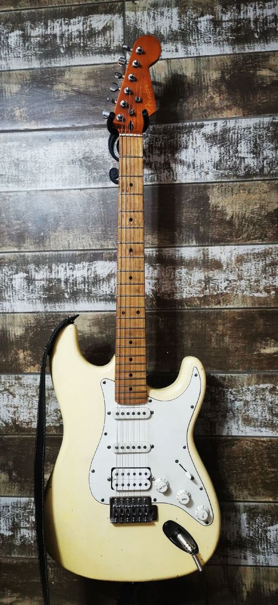 Squier Bullet (com Logo Fender) | Item de Música Squier Usado 134717730 ...
