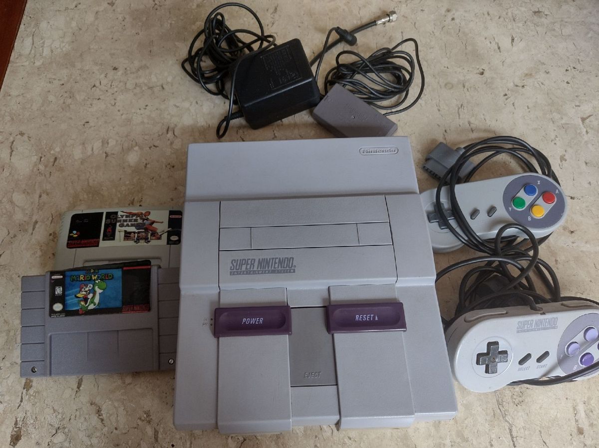 Super Nintendo + 2 Cartuchos + Cabos Originais + 2 Controles (1 ...