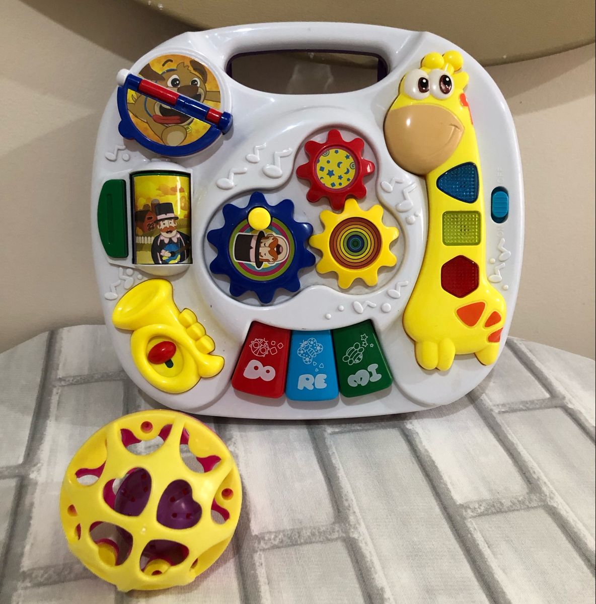 Teclado Musical do Mundo Bita | Brinquedo para Bebês Mundo Bita Usado ...