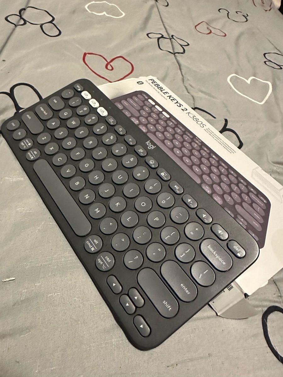 Teclado sem Fio Logitech Pebble Keys 2 K380s com Conexão Bluetooth Easy ...