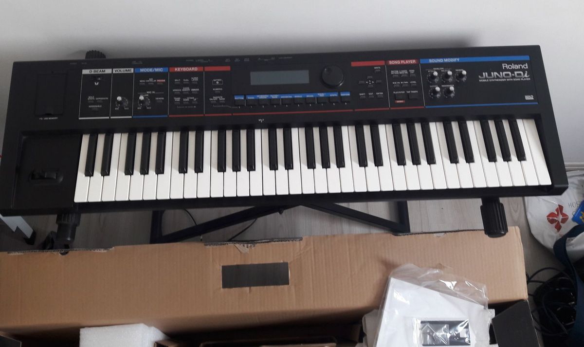 Teclado Sintetizador Roland Juno Di | Item de Música Roland Usado 26114597 | enjoei