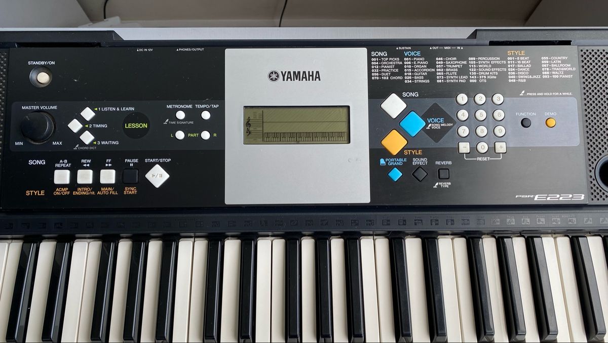 Teclado Yamaha Psr E223 | Teclado p/ Computador Yamaha Usado 69620514 ...
