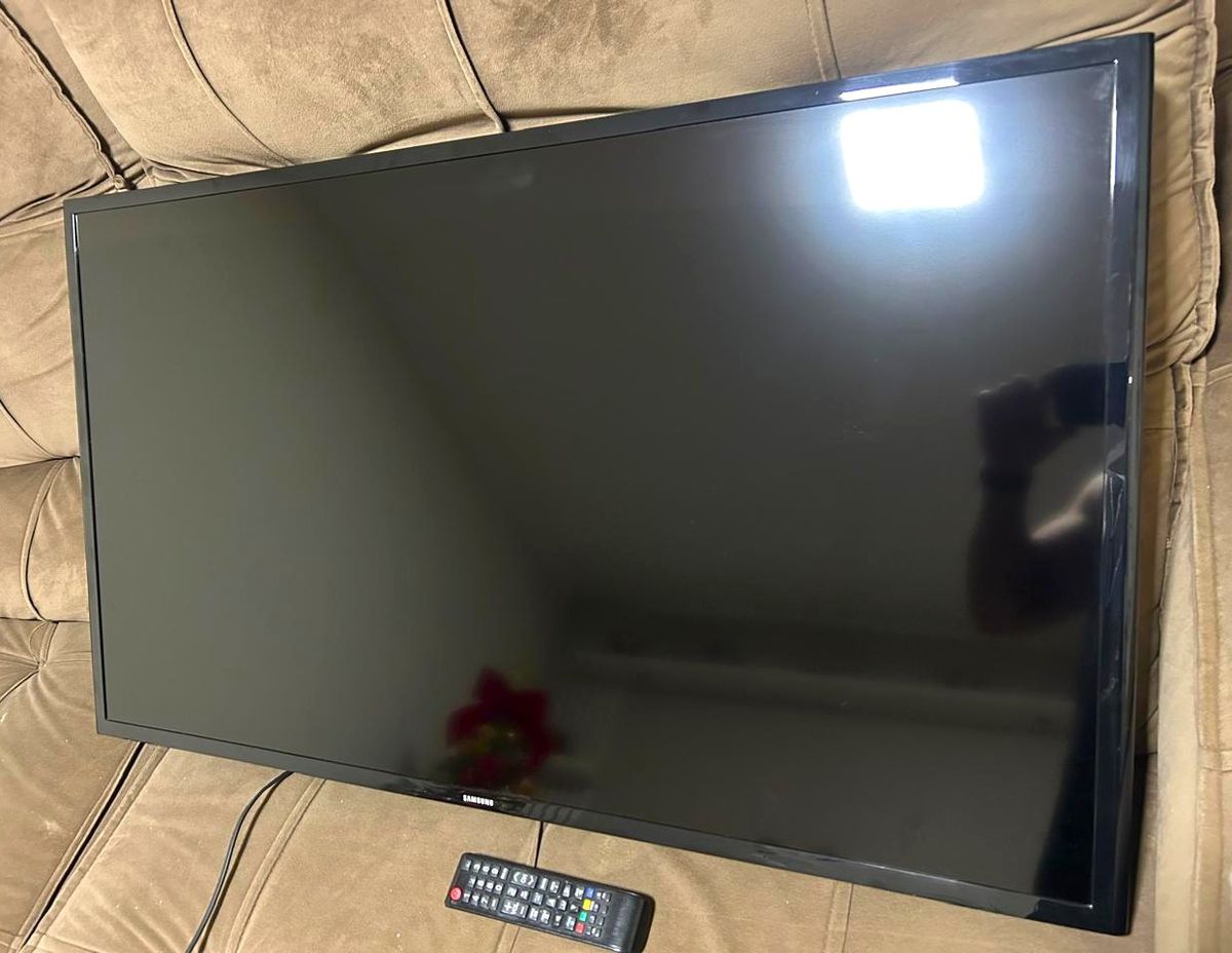 Televisão Samsung Smart 43 Polegadas (modelo Un43j5200ag) - sem a Base ...