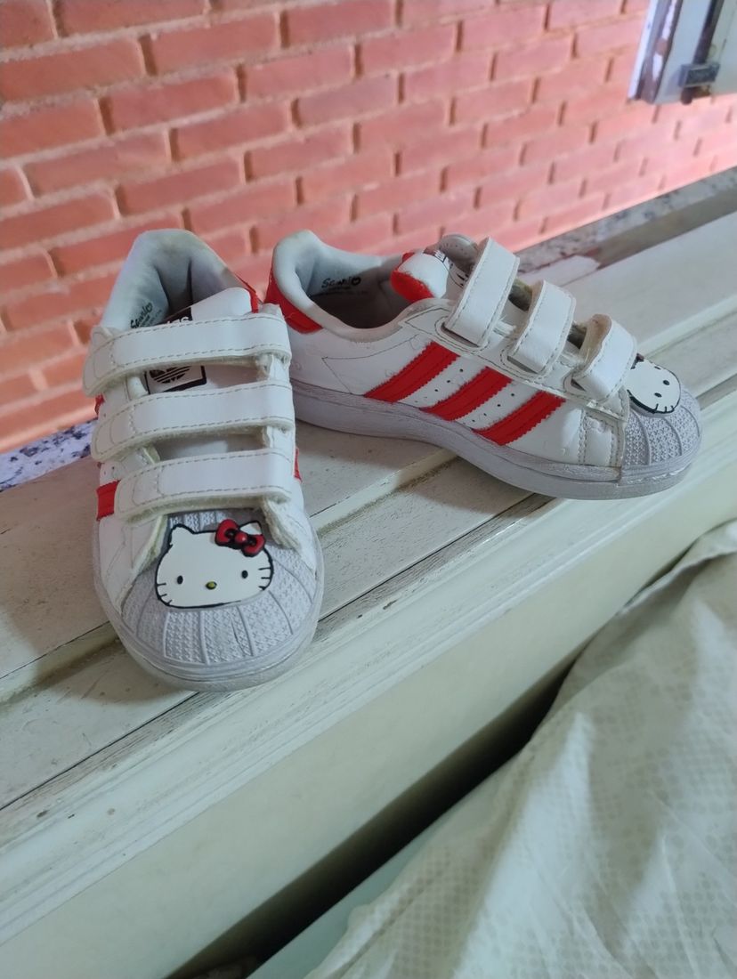 Tênis Adidas Helli Ktty | Calçado Infantil para Meninas Adidas Usado ...