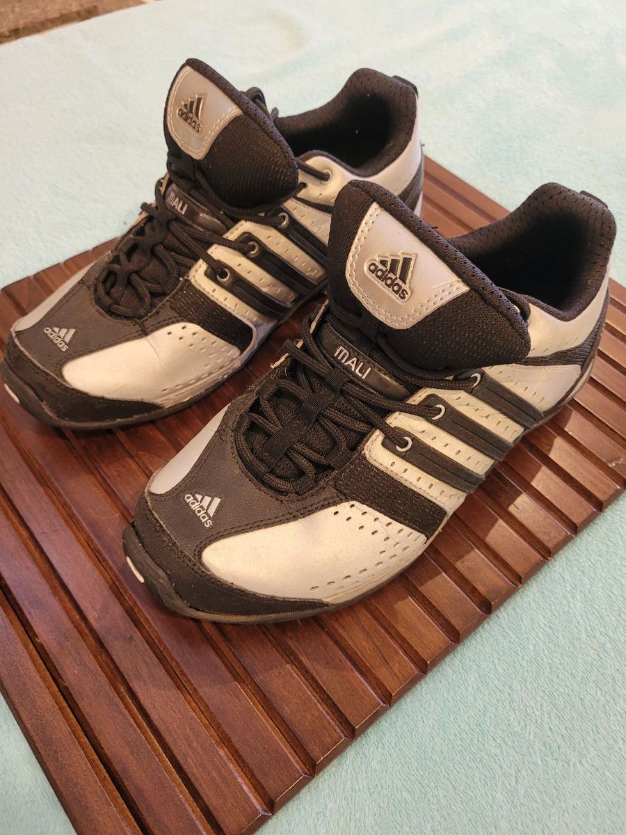 Tenis Adidas Mali, Número 38, No Pé Direito Houve Perda de Parte Das 3 ...