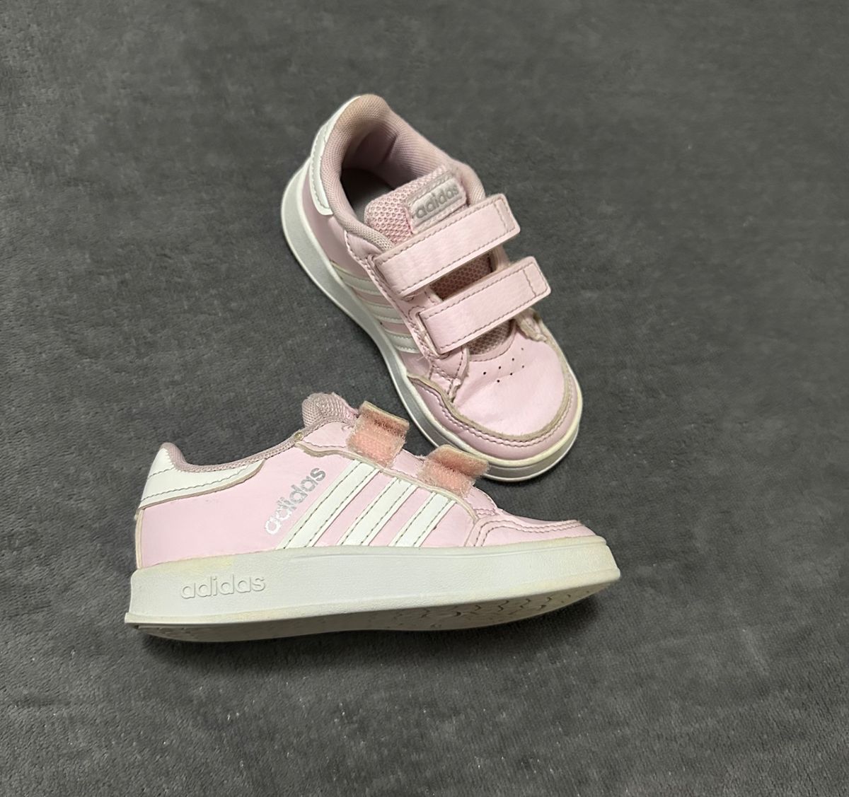 Tênis Adidas Rosa Claro com Branco | Calçado Infantil para Meninas ...