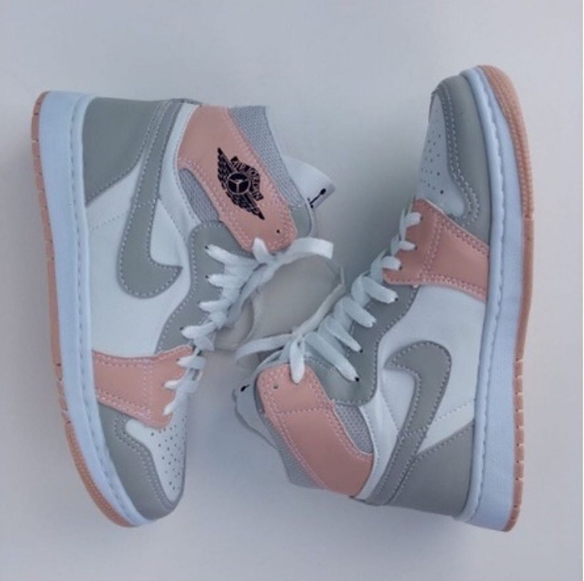 Tênis Air Jordan Cinza, Rosa Claro e Branco | Tênis Feminino Nunca ...
