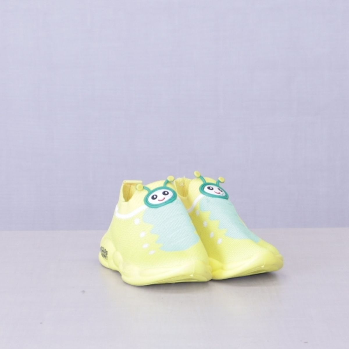 Tênis Amarelo Lagarta | Calçado Infantil para Meninas Usado 84557630 ...