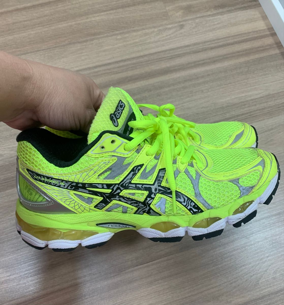 Tênis Asics Gel Nimbus 16 Amarelo Neon | Tênis Feminino Asics Usado ...