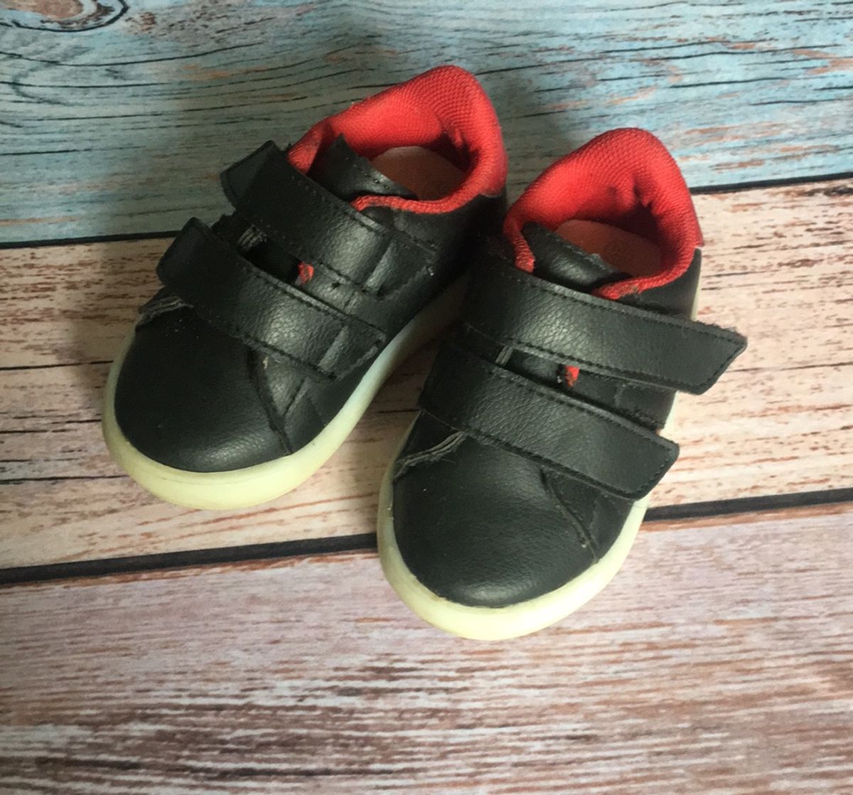 Tênis Bebê Que Acende | Calçado Infantil para Bebê Krisle Usado ...