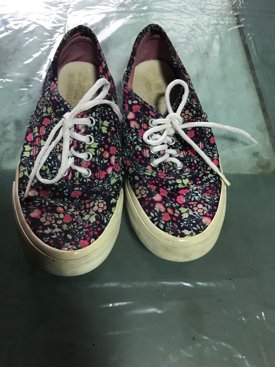 Tênis Capricho Floral 35 | Colete Masculino Vintage Usado 100658143 ...