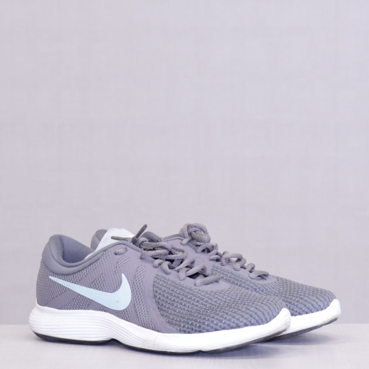 Tênis Cinza e Azul Nike | Tênis Feminino Nike Usado 84458083 | enjoei
