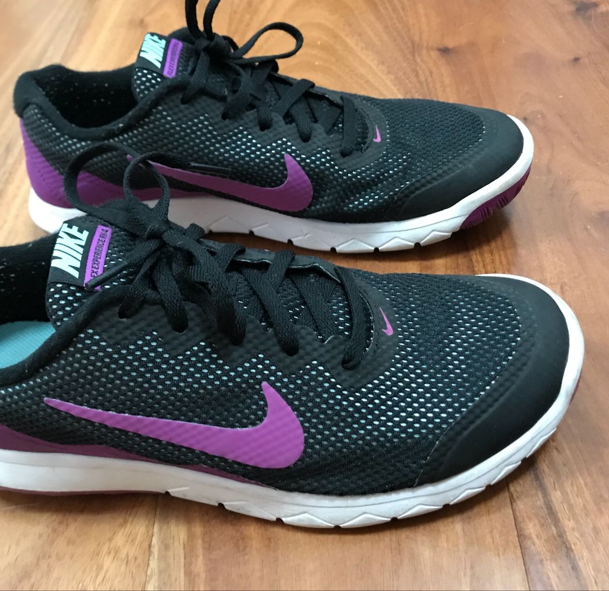 Tênis da Nike Oficial Preto com Símbolo Roxo | Tênis Feminino Nike ...