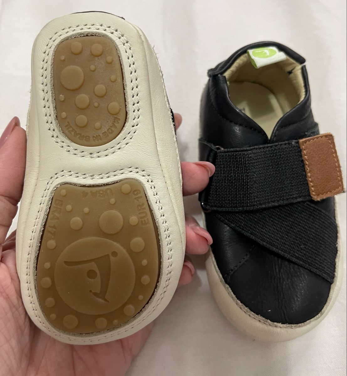 Tênis da Tip Toey em Couro Preto Marca: Tip Toey Joey Tamanho: 17 ...