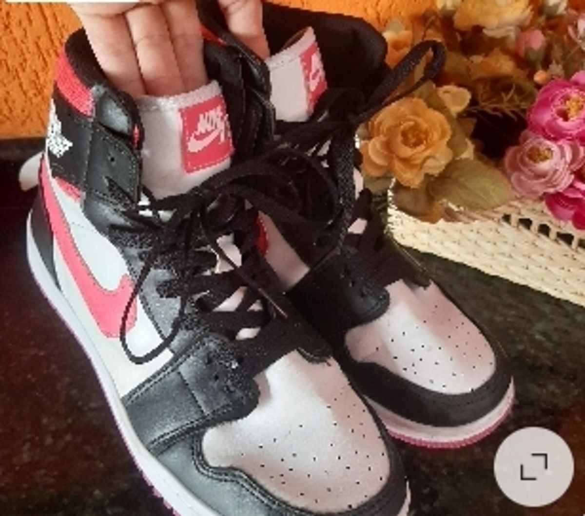 Tenis Feminino Branco e Rosa Cano Alto Jordan Lindo | Tênis Feminino ...