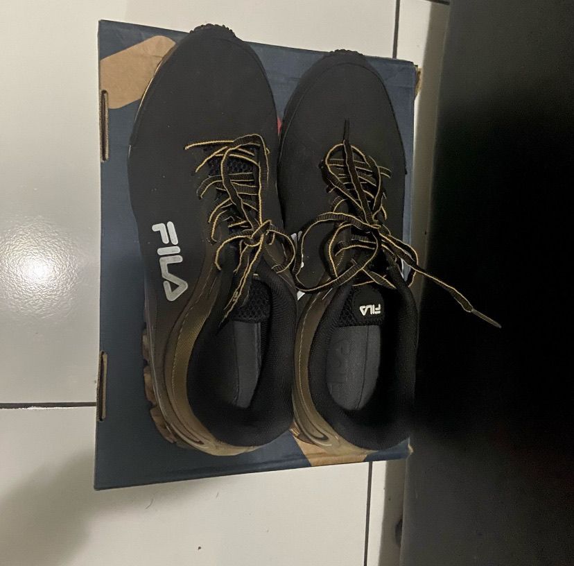 Tênis Fila Cage Python Preto e Dourado Masculino 43 | Tênis Masculino Fila Usado 121032939 | enjoei