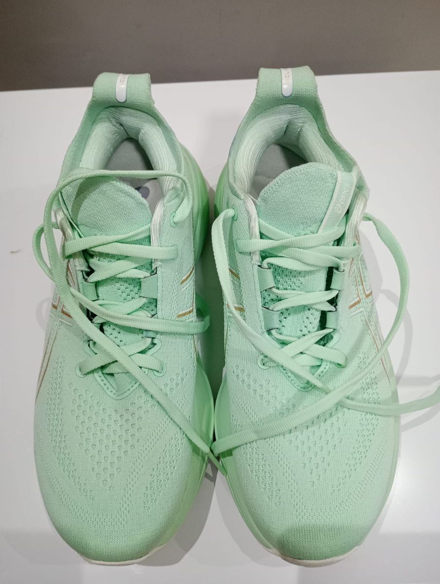 Tênis Gel Nimbus 26 Femenino .comprei em Março de 2024nao Gostei da Cor ...