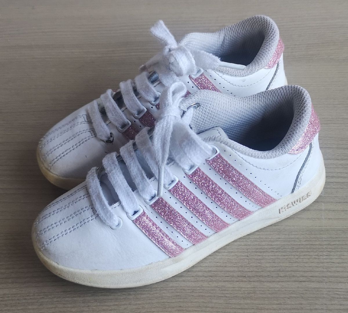 Tênis Glitter | Calçado Infantil para Meninas Kay Swiss Usado 33108582 ...