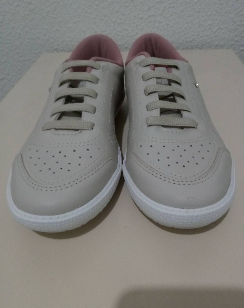 Tênis Koloshe Bege de Elástico | Tênis Feminino Koloshe Usado 74983153 ...