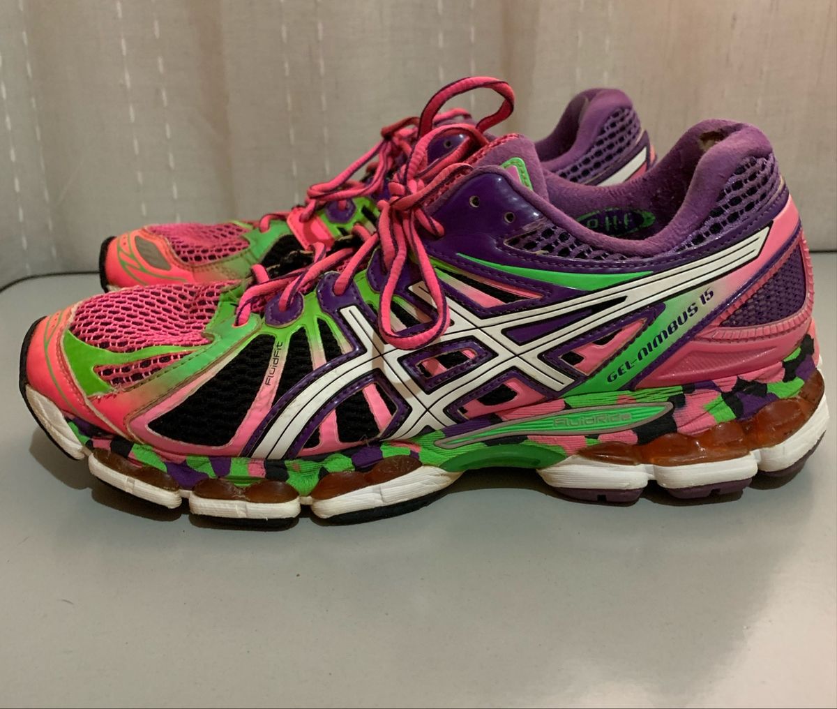 Tênis Lindíssimo Colorido Asics Gel Nimbus | Tênis Feminino Asics Usado ...