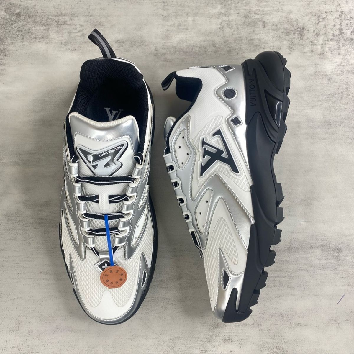 Tênis Louis Vuitton Runner Tatic White Black | Tênis Masculino Louis ...