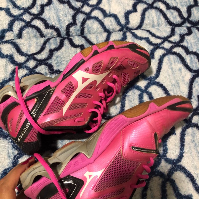 Pink Mizuno Wave Lightning Rx2