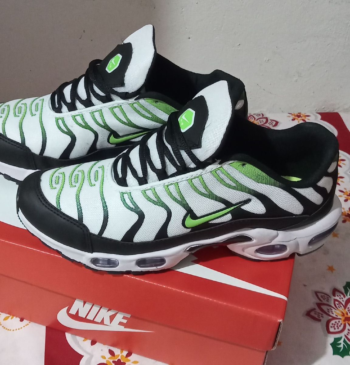 Tênis Nike Air Tn Modelo 2022 sem Uso Na Caixa | Roupa Esportiva ...