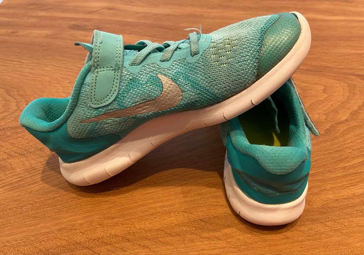 Tênis Nike com Velcro | Calçado Infantil para Meninas Nike Usado ...