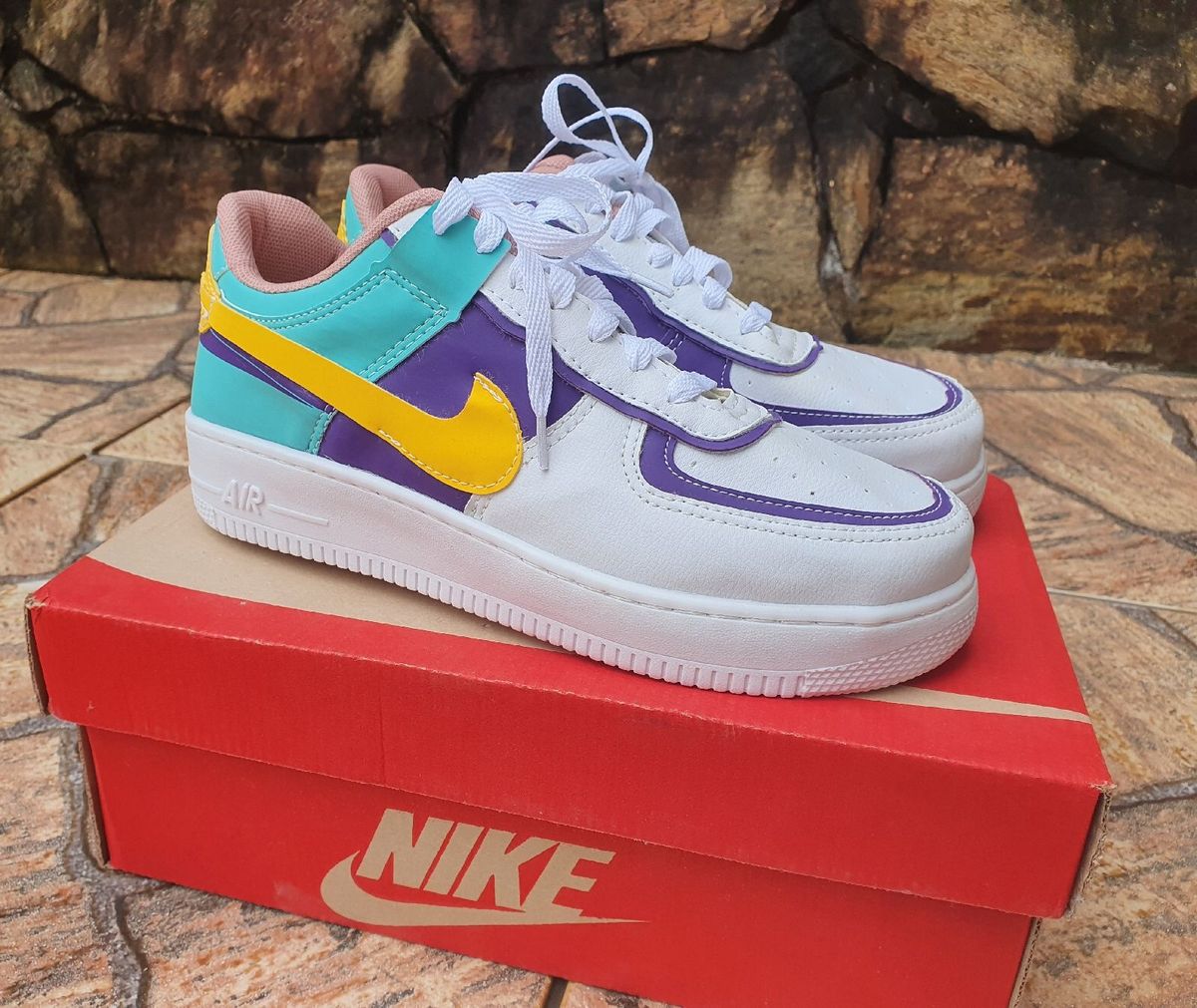 Tênis Nike Fake Colorido | Tênis Feminino Nike Usado 77740287 | enjoei