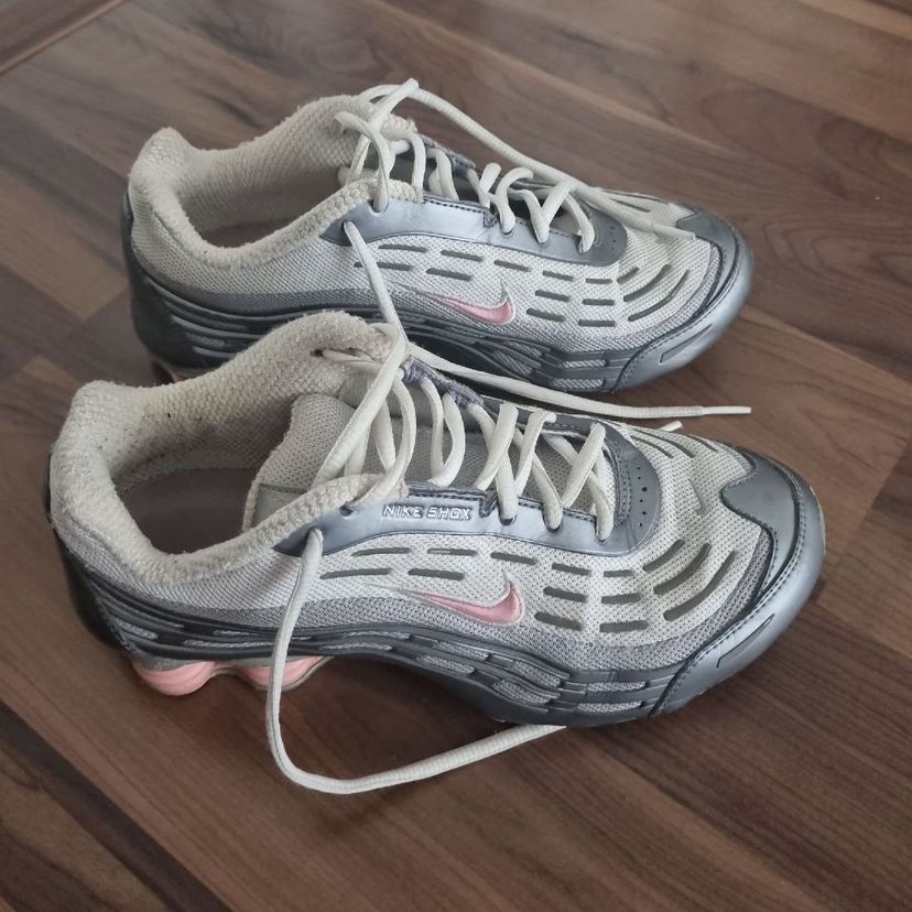 Tênis Nike Rosa e Prata | Tênis Feminino Nike Usado 83451051 | enjoei